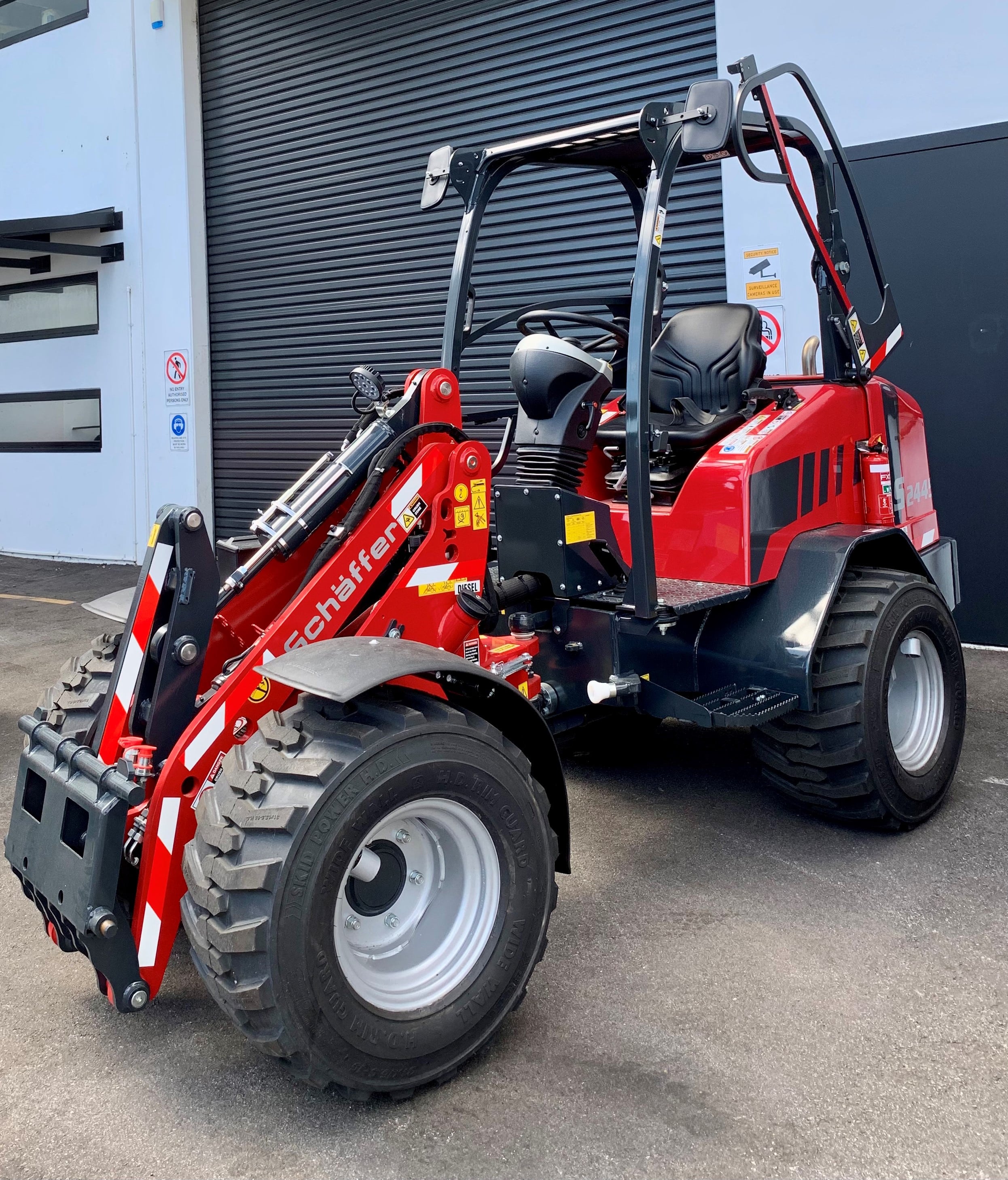 Mini Diggers | Mini Digger | Compact Diggers | Compact Digger